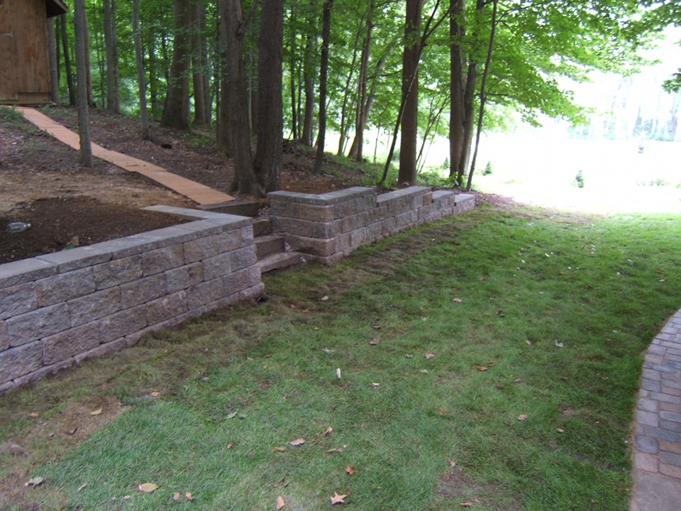 Stone Wall 2 - Goetz LandscapingGoetz Landscaping